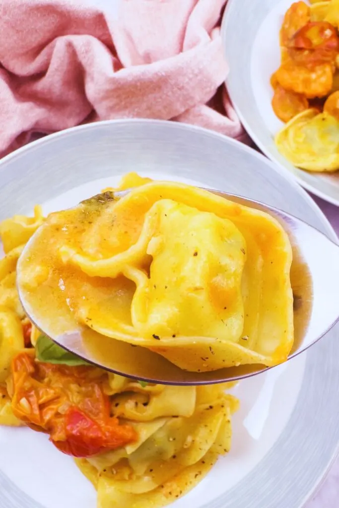 15-Minute Tortellini With Tomato Sauce - The Bella Vita